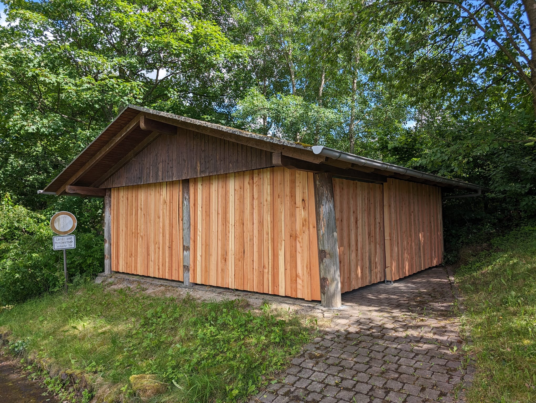 DJK RS Grafschaft 1930 e.V. » Alte Grillhütte verkleidet